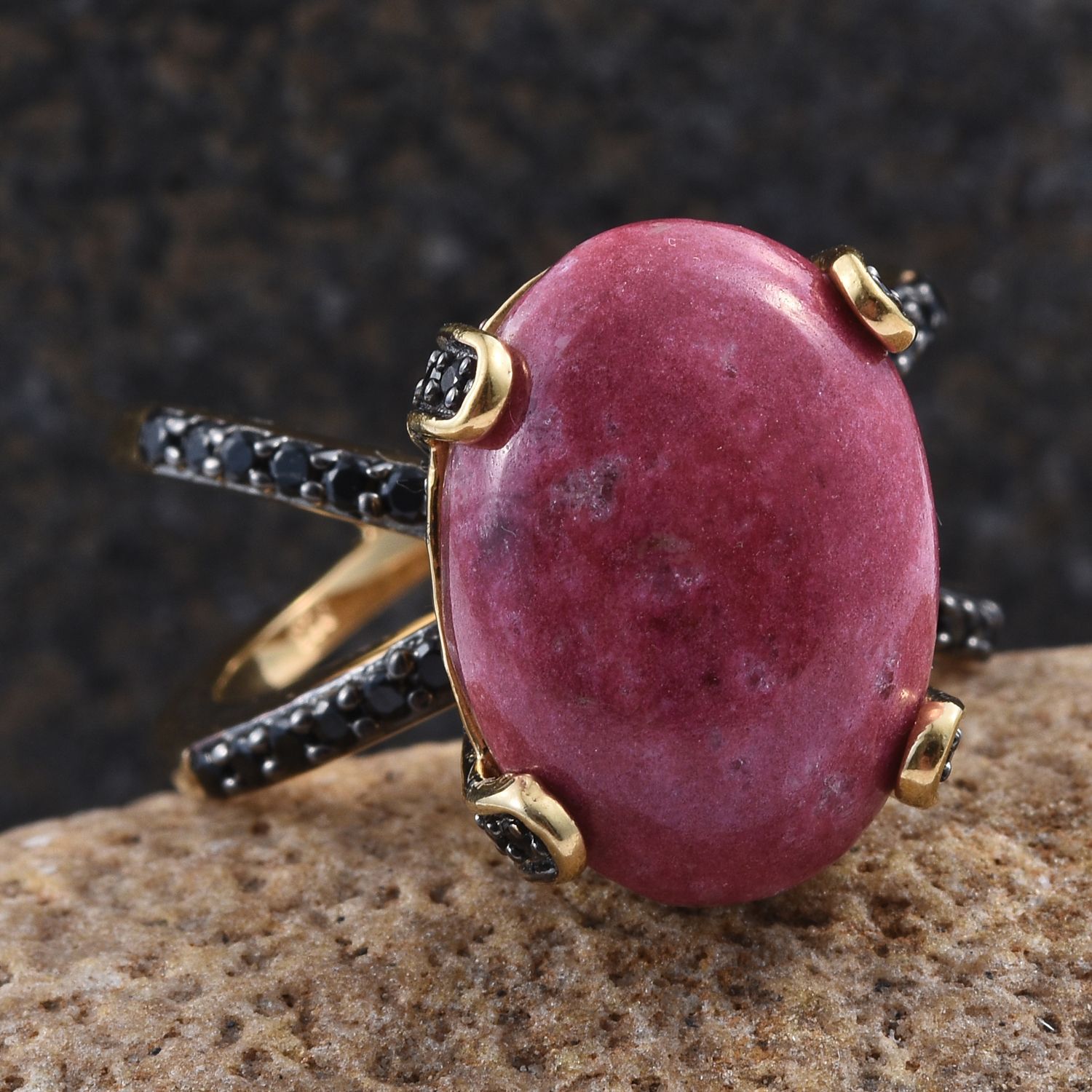 Norwegian Thulite (Ovl 14.00 Ct), Boi Ploi Black Spinel Ring in 14K ...